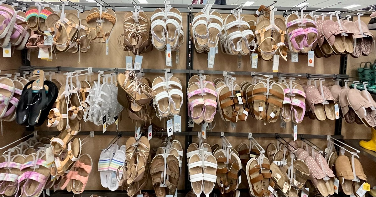 40% Off Women's Sandals & Slippers - Prices From $3 - The Freebie Guy® ️️️